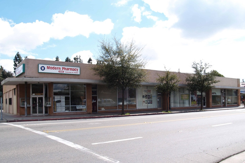 Retail/Office Storefront Building - TI's Available FOR LEASE on 3040 ...