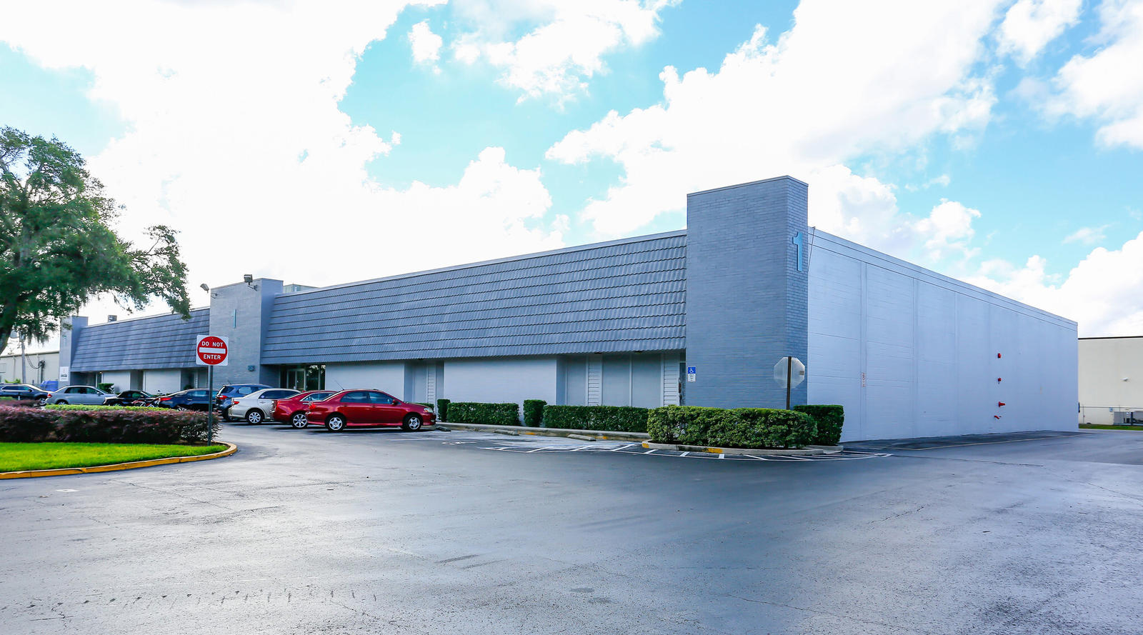 Silver Star Commerce Center Bldg 1 FOR LEASE on 3600-3606 Silver Star ...