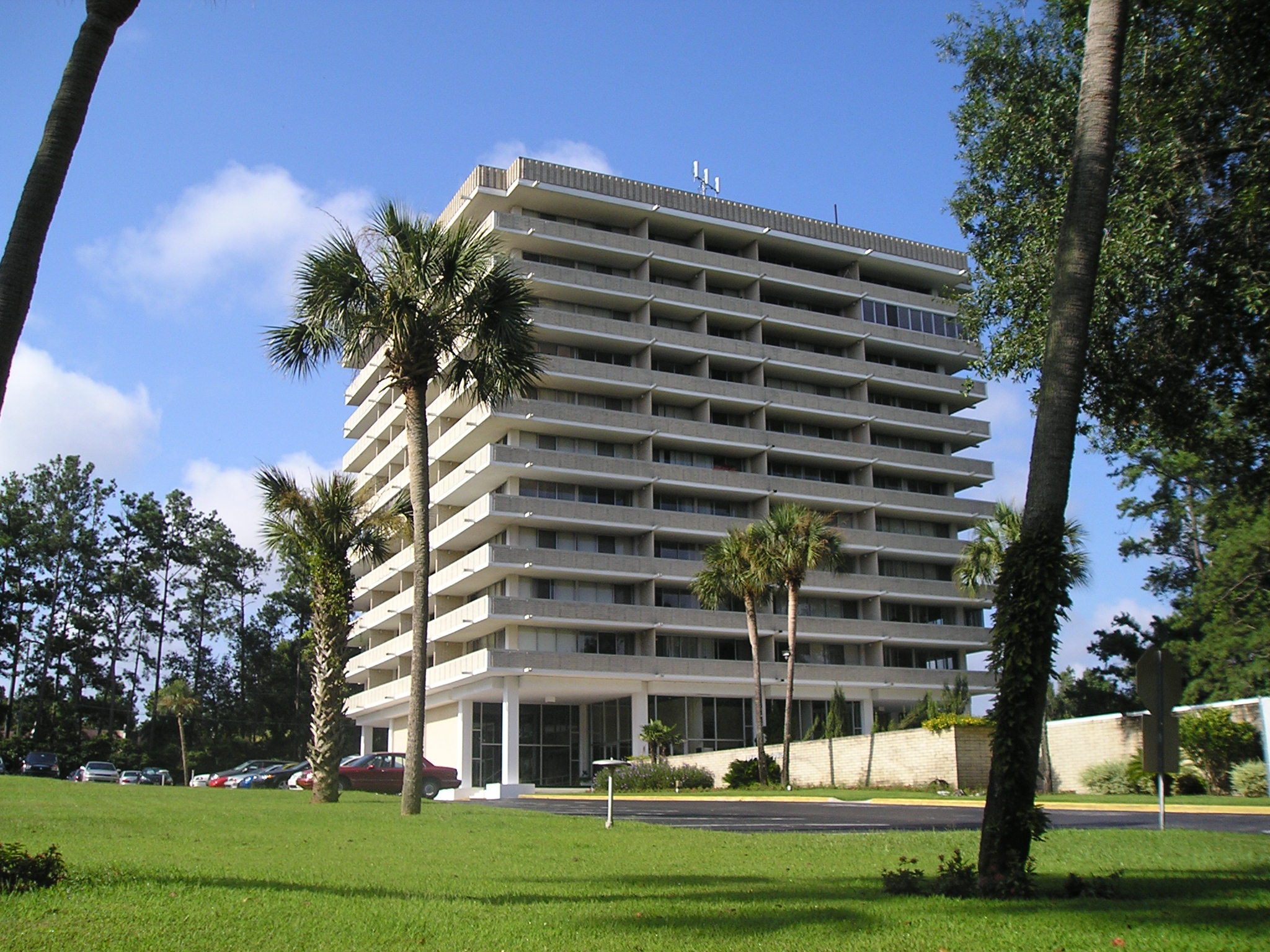 **OFFERS CLOSED** Lakeshore Towers FOR SALE on 2306 Southwest 13th ...