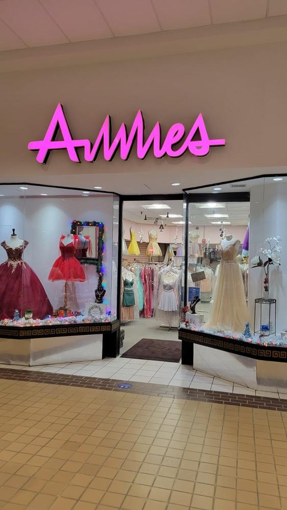 El Canton Mall- Commercial Space FOR SALE on #40 Betances Street # D-4 ...